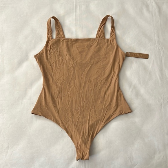 SKIMS | Tops | Skims Fits Everybody Square Neck Bodysuit | Poshmark